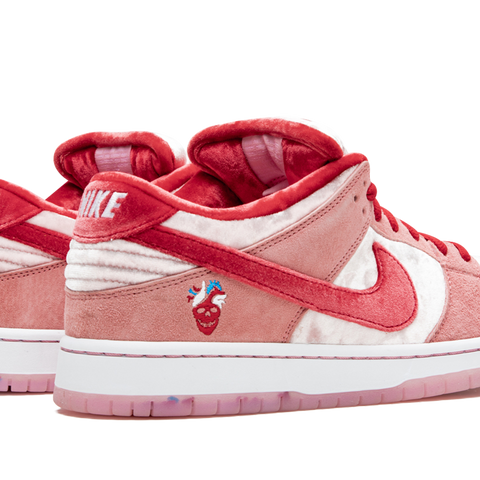 NIKE SB Dunk Low Pro NIKE SB Dunk Low Pro
