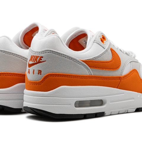NIKE AIR MAX 1 WMNS "Safety Orange" – Stadium Goods