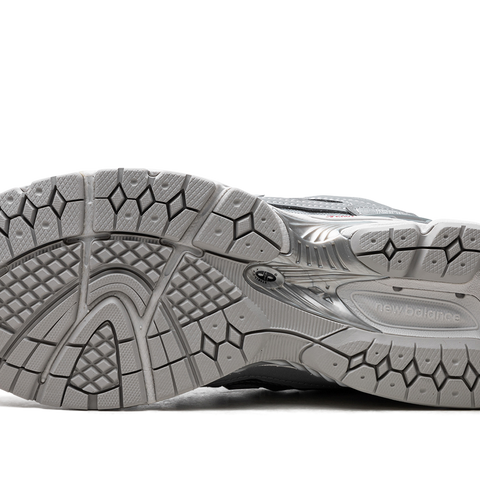 NEW BALANCE 1906D "PROTECTION PACK - SILVER METALLIC" – Stadium Goods
