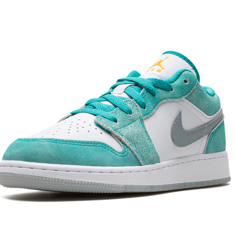 JORDAN AIR JORDAN 1 LOW GS "NEW EMERALD" – Stadium Goods