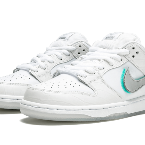 NIKE SB Dunk Low Pro OG QS "Diamond Supply White" – Stadium Goods